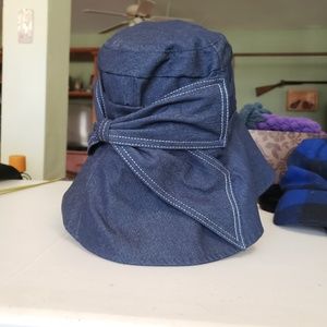 TLC | Accessories | Five Stylish Hats For The Price Of One | Poshmark